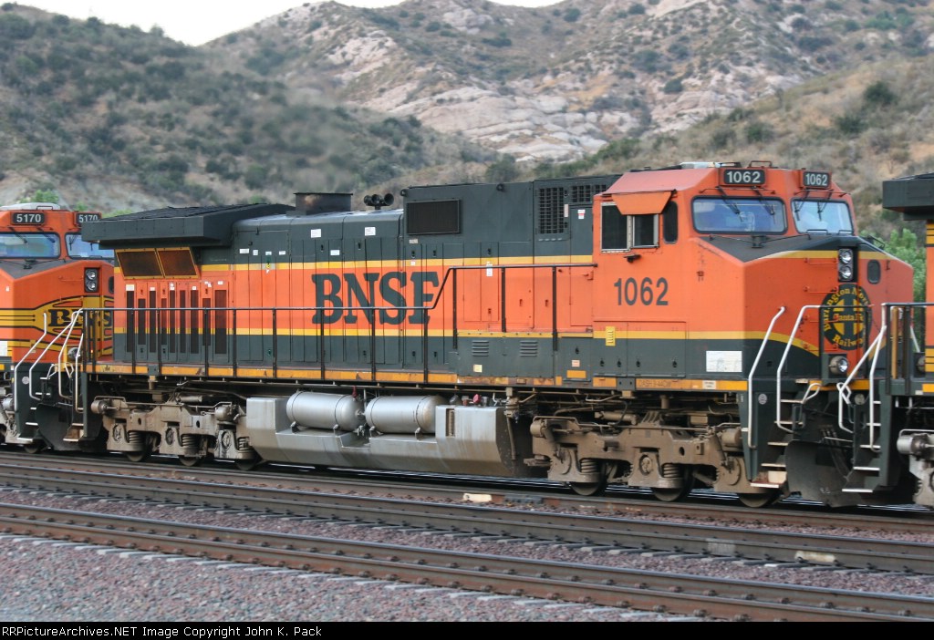 BNSF 1062